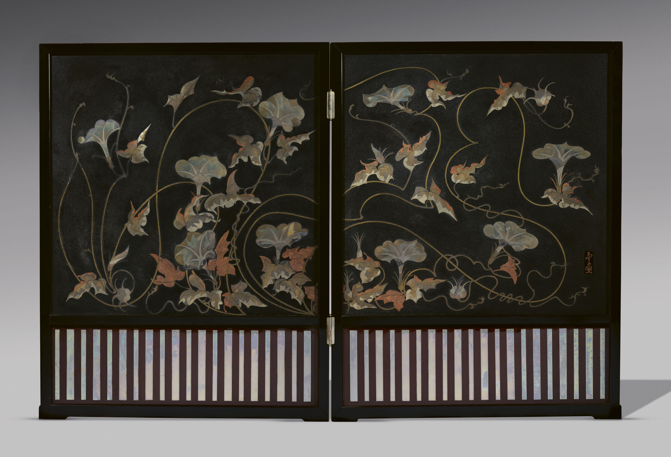 Lacquer and metal screen with morning glories - Grace Tsumugi Fine Art