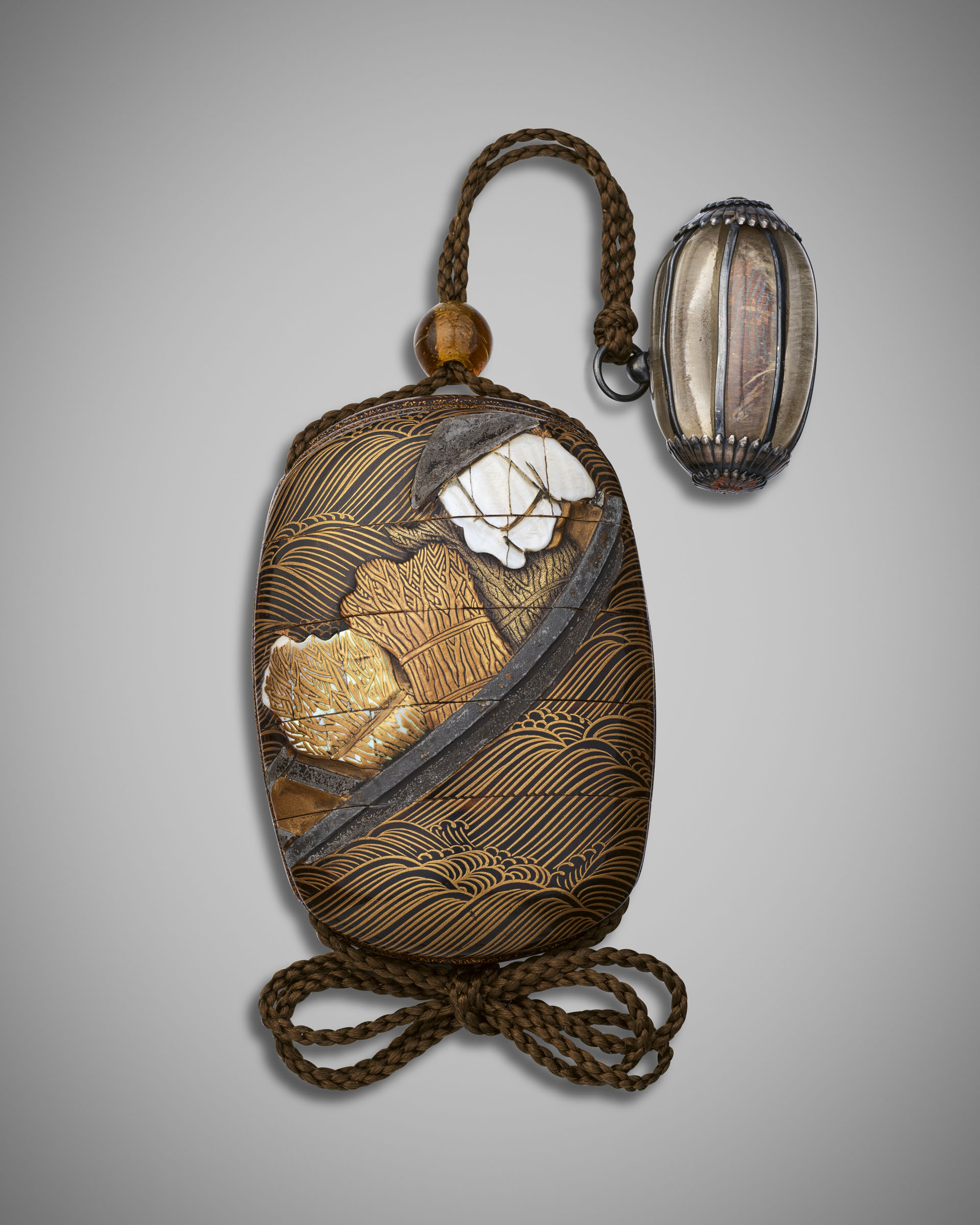 Rinpa school lacquer inrō with shibabune boat - Grace Tsumugi Fine Art